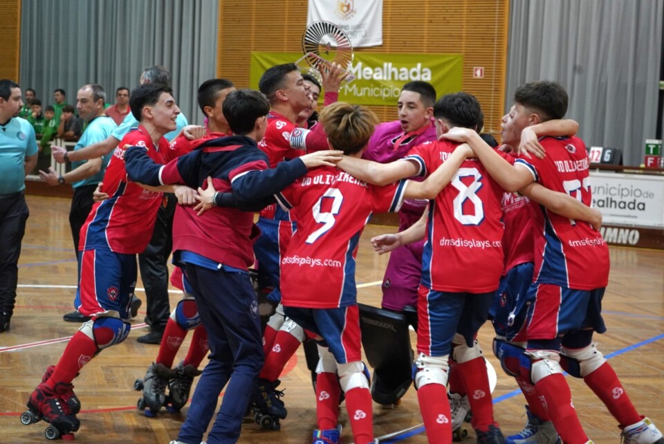 HOQUEI EM PATINS ! TRIcampeões Regionais de Sub-15 | udo - Oliveirando ...