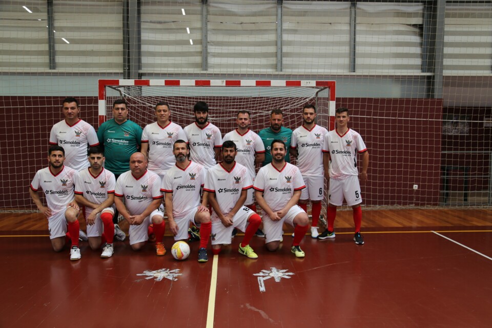 FUTSAL | O Grupo Simoldes felicita a equipa de Futsal dos Bombeiros ...