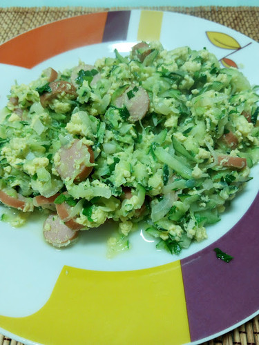 Courgette à Brás com salsichas - Na Cozinha da Raiozinho