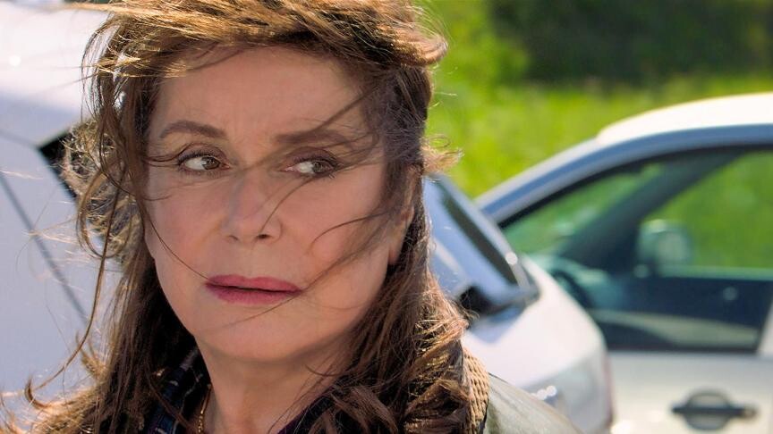 O sofrimento de uma avó num sofrível trabalho de um autor ...