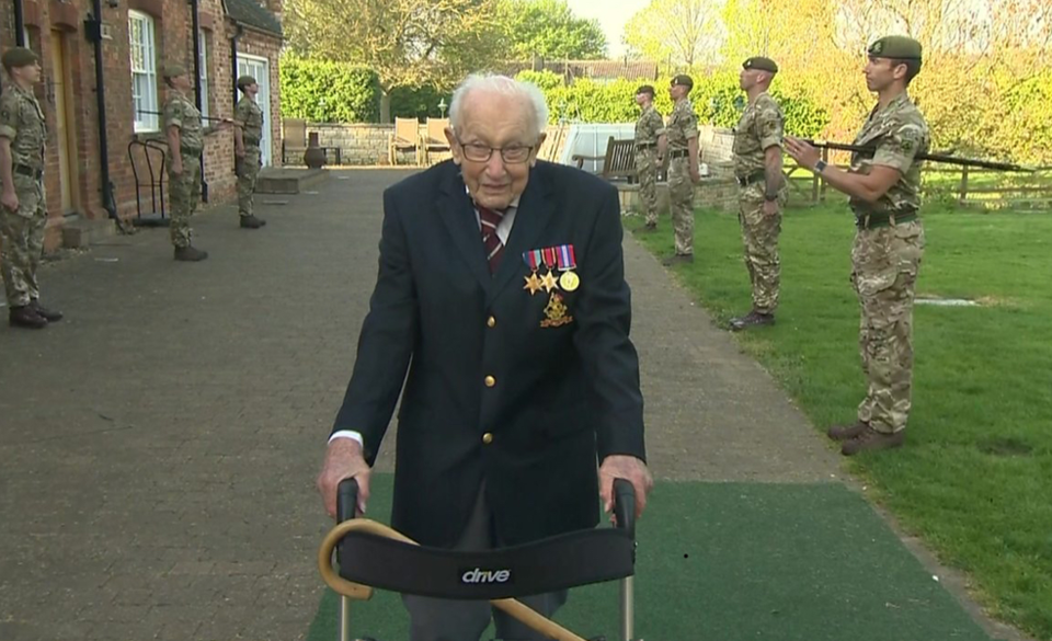 So long, captain Tom - Delito de Opinião