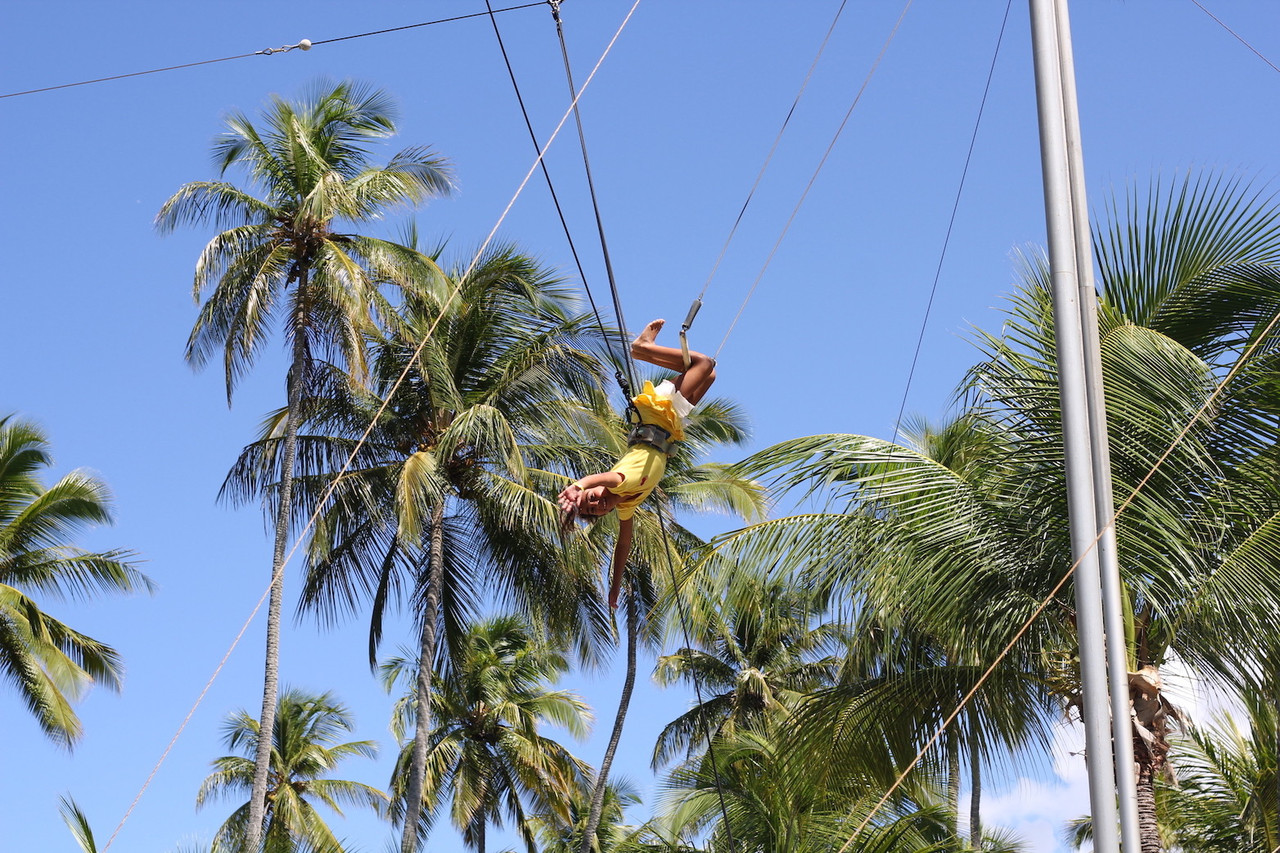 Circoooo (aéreo e aquático) - Cocó na Fralda