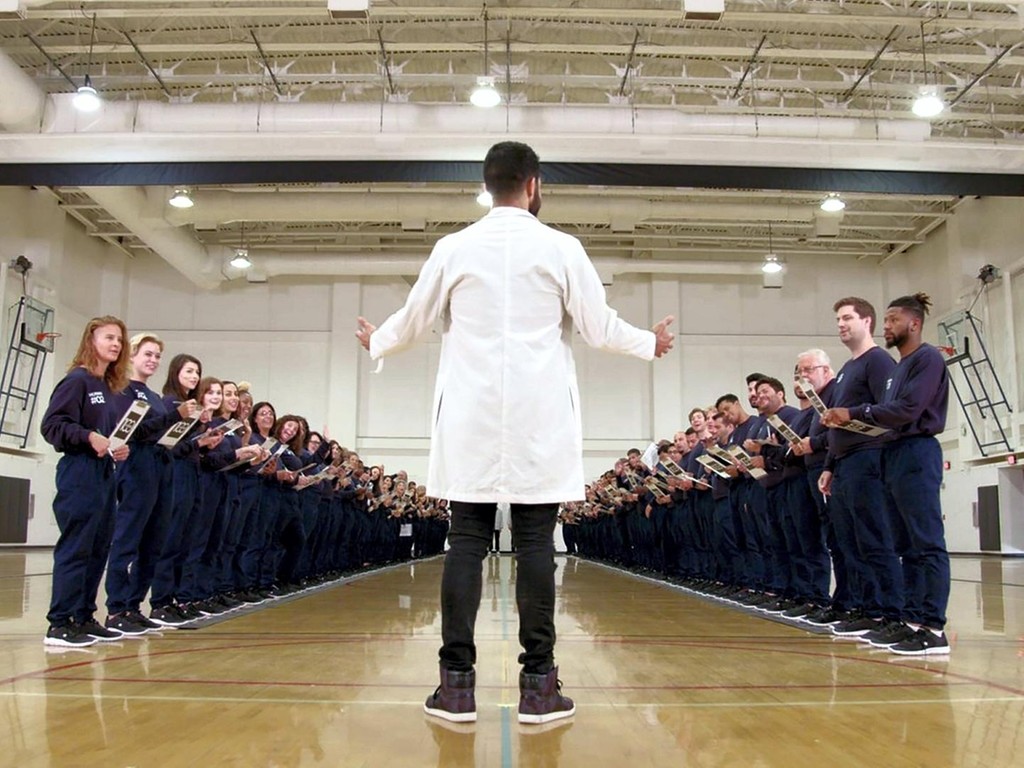 100 Humans - Feedback da série da Netflix - GO CAROL